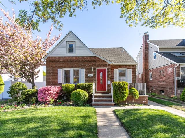 1067 Theodora St, Franklin Square, NY 11010 | MLS #992283 | Compass