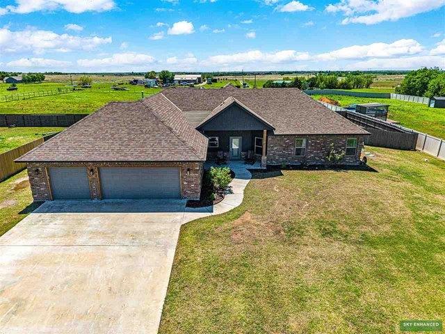 10683 NE Seaside Ln, Elgin, OK 73538