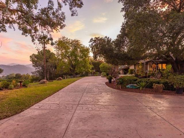 10681 Encino Dr, Oak View, CA 93022