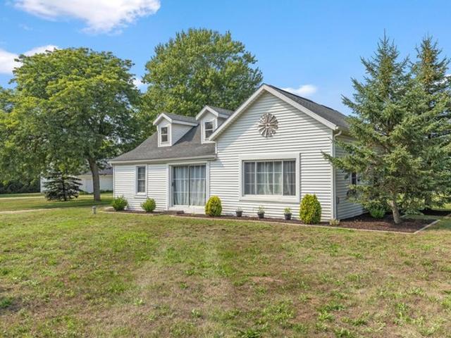 10681 Fillmore St, Zeeland, MI 49464
