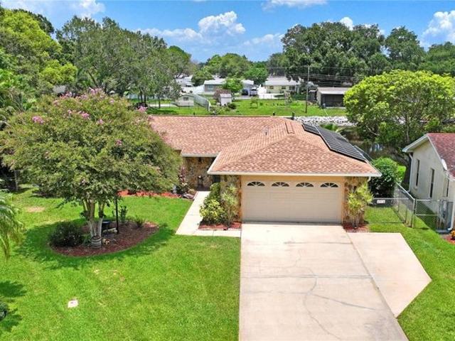 10681 Seminole Forest St E, Seminole, FL 33778