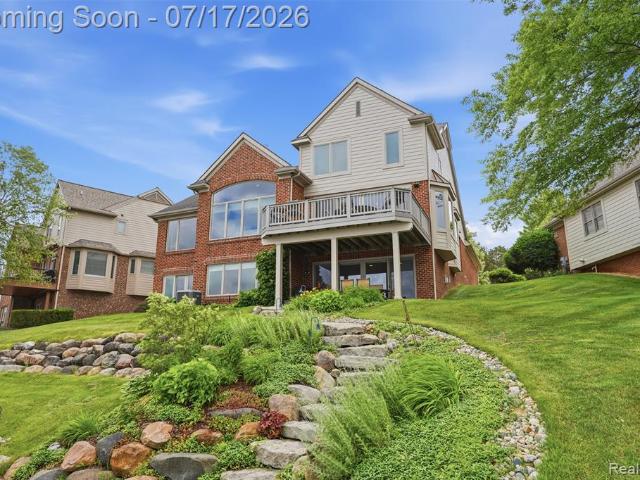 10685 Cliffview Drive