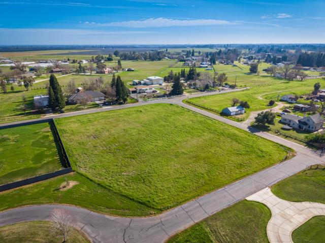 10685 Halfway Rd, Elk Grove, CA 95624 | MLS #226017 | Compass