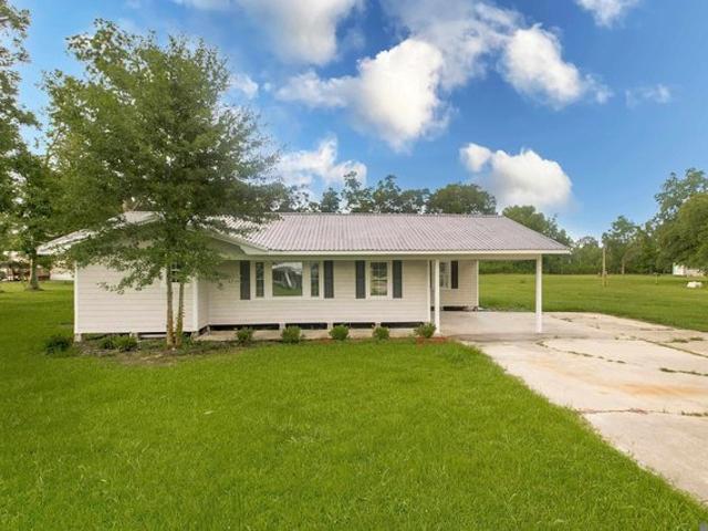 1068 Albert Calais Rd, Breaux Bridge, LA 70517