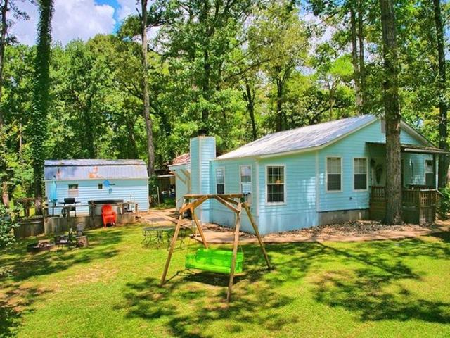1068 Forest Glen Dr, Hemphill, TX 75948