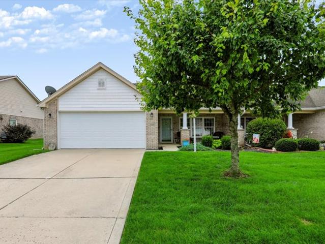 1068 Hilltop Commons Blvd, Whiteland, IN 46184
