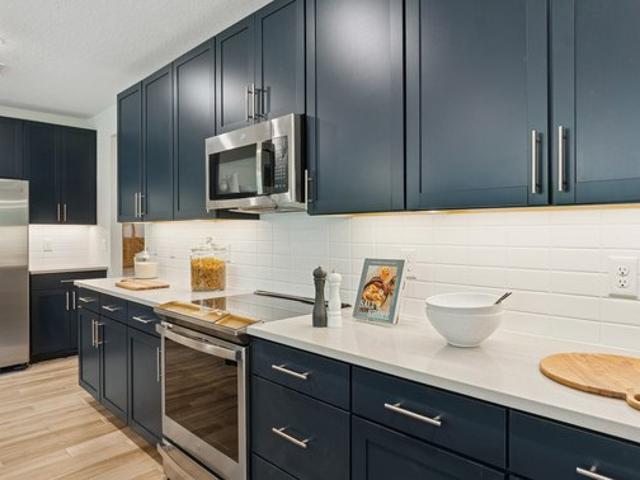 1068 SW Mataro Ave, Port Saint Lucie, FL 34953