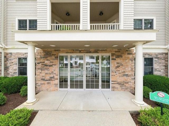 1068 Victoria St Apt A4, New Bedford, MA 02745