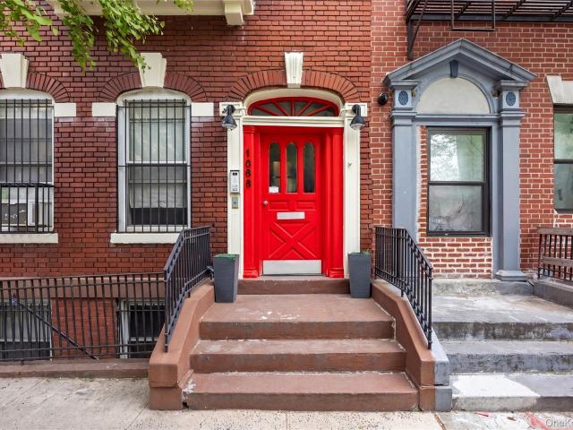 1068 Walton Avenue