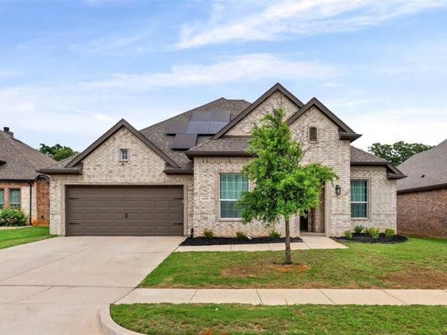1068 Wildwood Dr, Joshua, TX 76058
