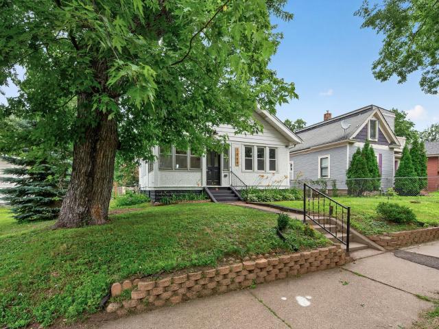 1069 Minnehaha Avenue W