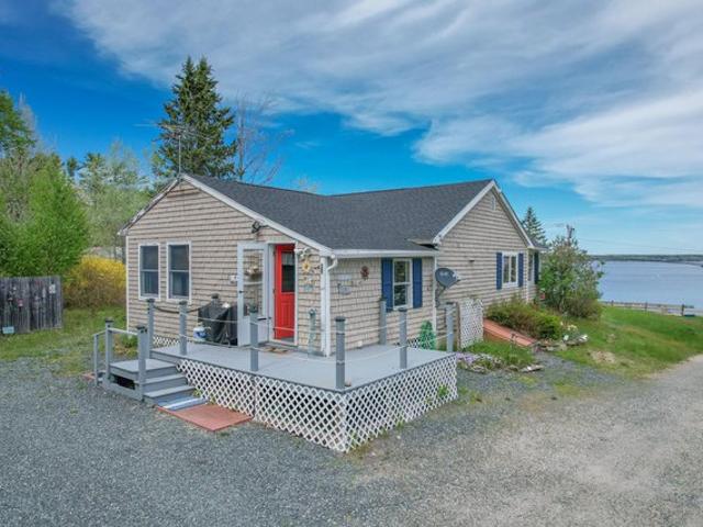 1069 Newbury Neck Rd, Surry, ME 04684