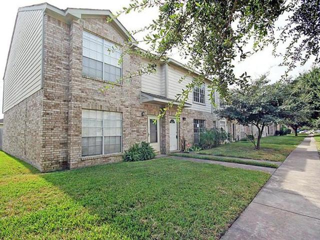 1069 Birnham Woods Blvd, Pasadena, TX 77503