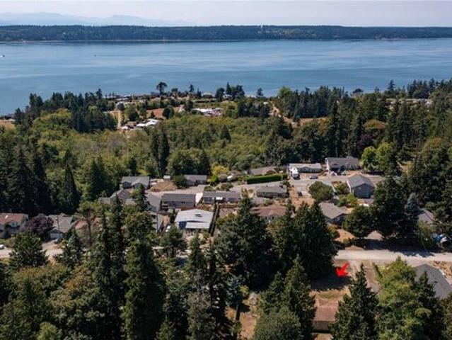 1069 Ellie Ln, Camano Island, WA 98282