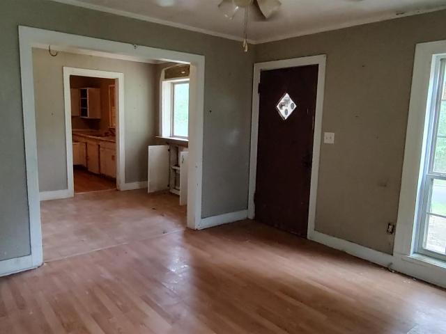 1069 Elm St