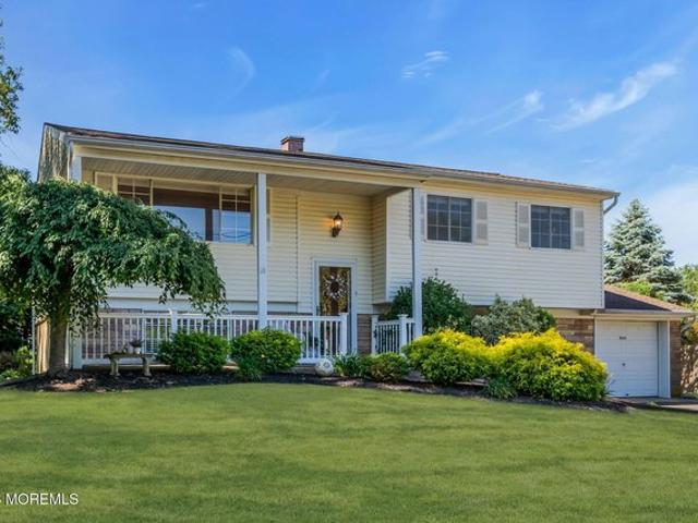 1069 Fairview Dr, Toms River, NJ 08753