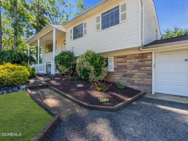 1069 Fairview Drive