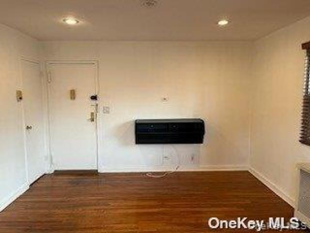 1069 Fenwood Drive 1