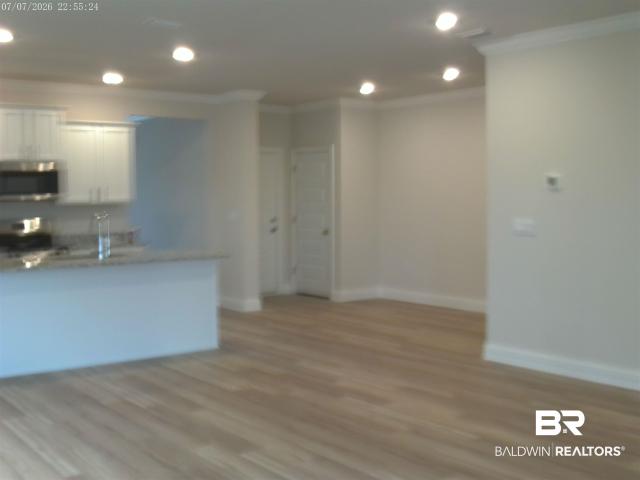 1069 Hayward Loop