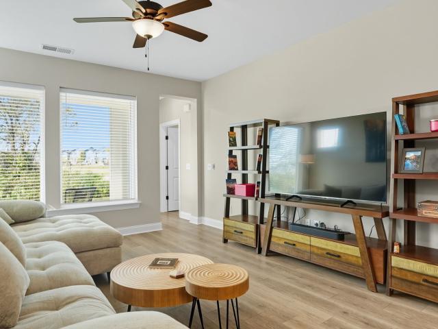 1069 Linn Cove Ct