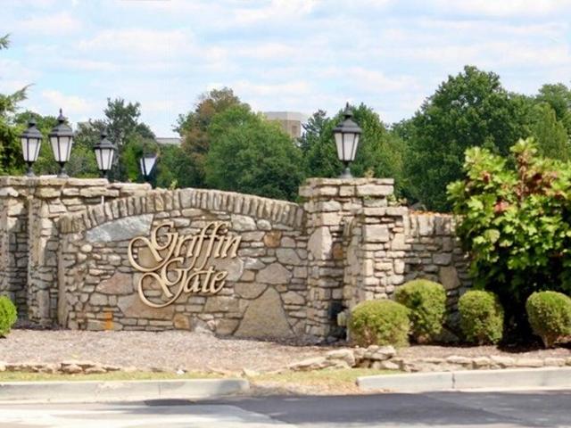 1069 Watson Ct, Lexington, KY 40511