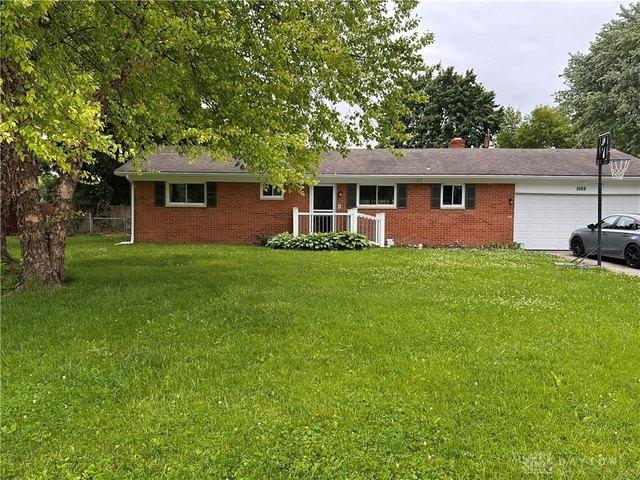 1069 Whitestone Rd, Xenia, OH 45385