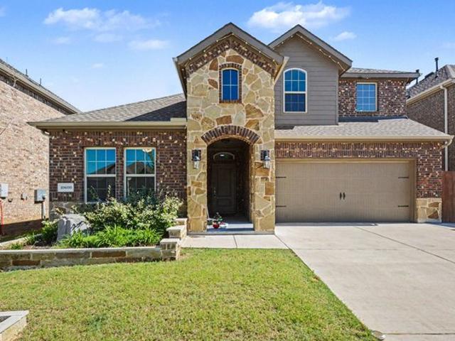 10600 Breezeway Dr, Aubrey, TX 76227