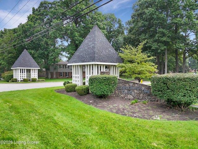 10600 Grassy Ct, Louisville, KY 40241
