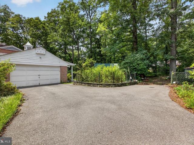 10600 Greenacres Drive