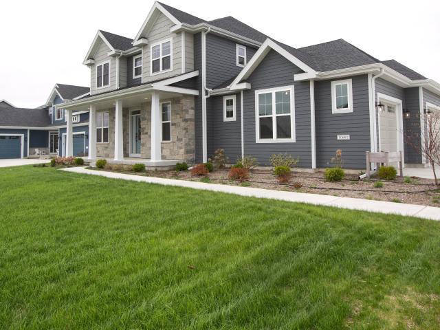 10601 Tree Sparrow Dr, Mequon, WI 53097 | MLS #1959
