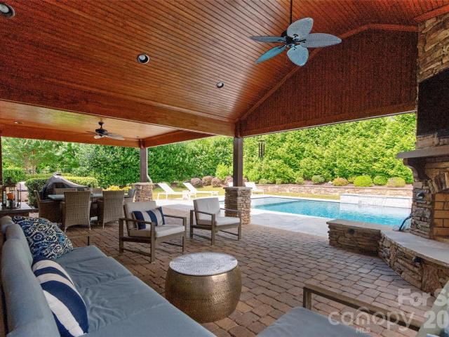 10601 Waxhaw Manor Drive
