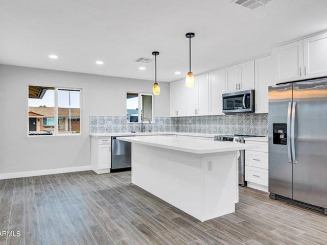 10602 W Cumberland Dr, Sun City, AZ 85351