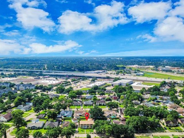 10602 Sagebriar Dr, Houston, TX 77089