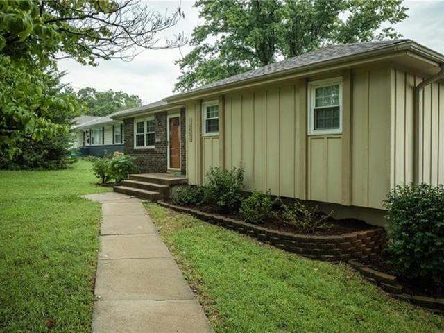 10607 Bellefontaine Ave, Kansas City, MO 64137