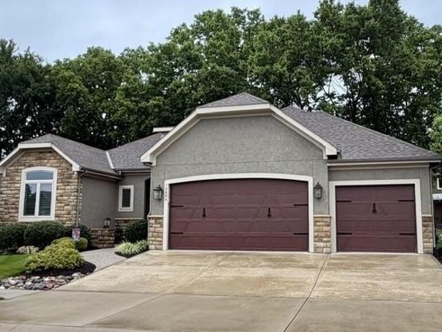 10604 W 132nd Pl, Overland Park, KS 66213