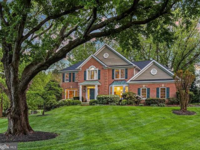 10605 Dogwood Farm Ln, Great Falls, VA 22066