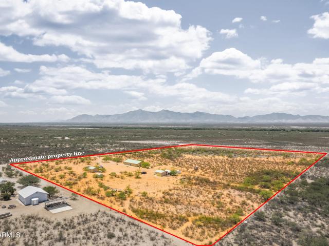 10605 E Greenough Trail