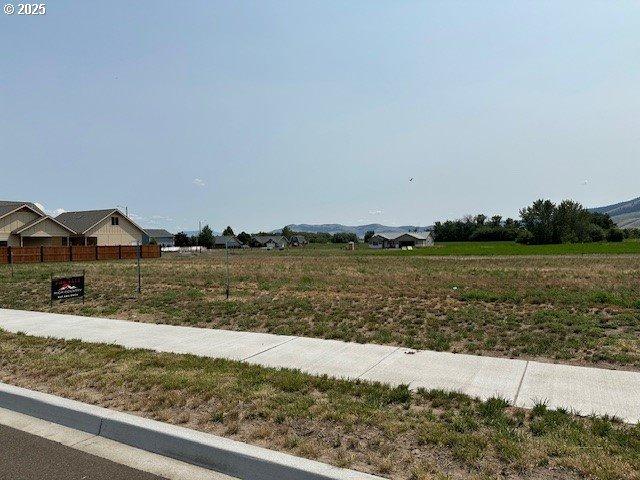 10605 Greg LN