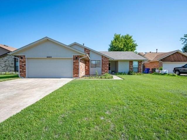 10605 Kristie Ln, Midwest City, OK 73130