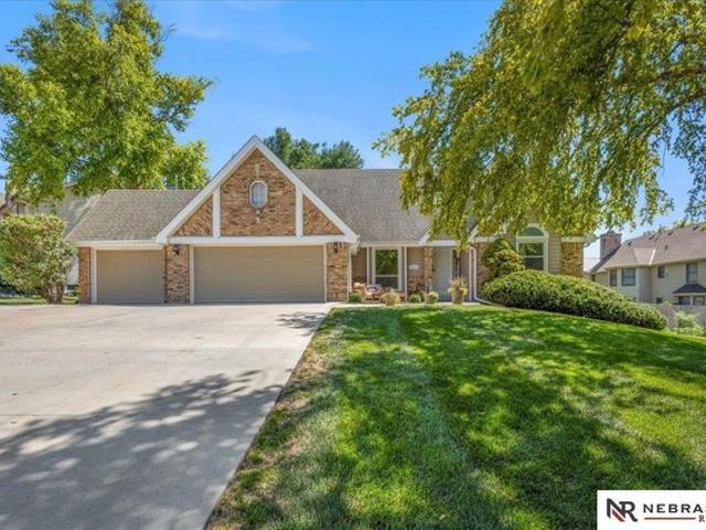 10605 Madison St, Omaha, NE 68127