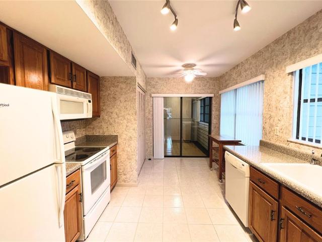 10606 Longwood Dr, Unit 203B, Seminole, FL 33777 | MLS #TB8443