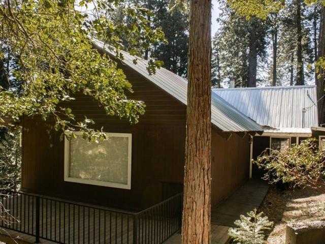 10608 Spruce Dr, Wofford Heights, CA 93285