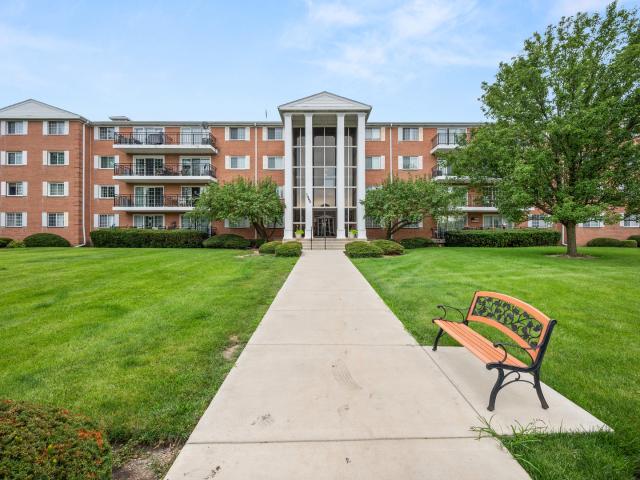 1060 N Farnsworth Avenue # 1206
