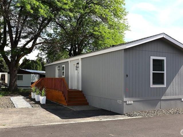 1060 N Wenas Rd Trlr 9, Selah, WA 98942