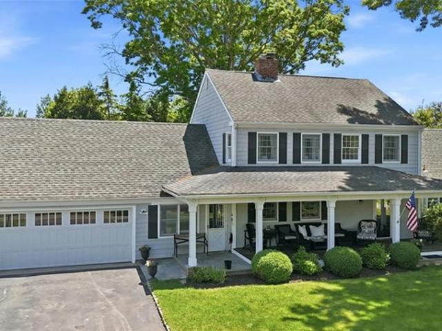 1060 Navy St, Orient, NY 11957