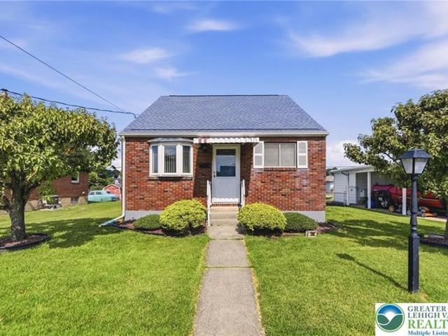 1060 New Jersey Ave, Hellertown, PA 18055