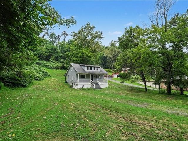 1060 Old Coal Hollow Rd, Verona, PA 15147