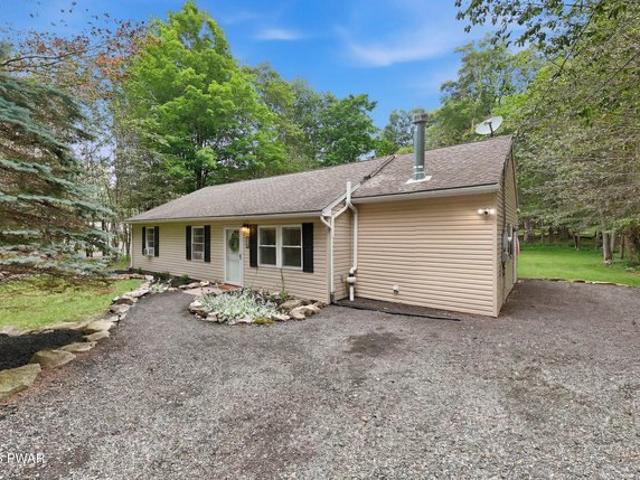 1060 Apache Trl, Gouldsboro, PA 18424