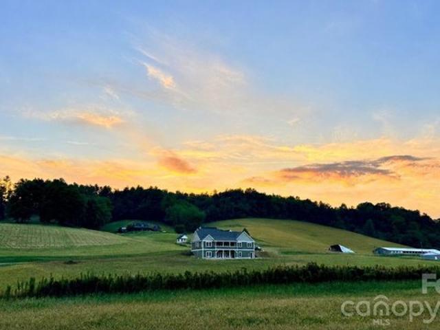 1060 California Creek Rd, Mars Hill, NC 28754