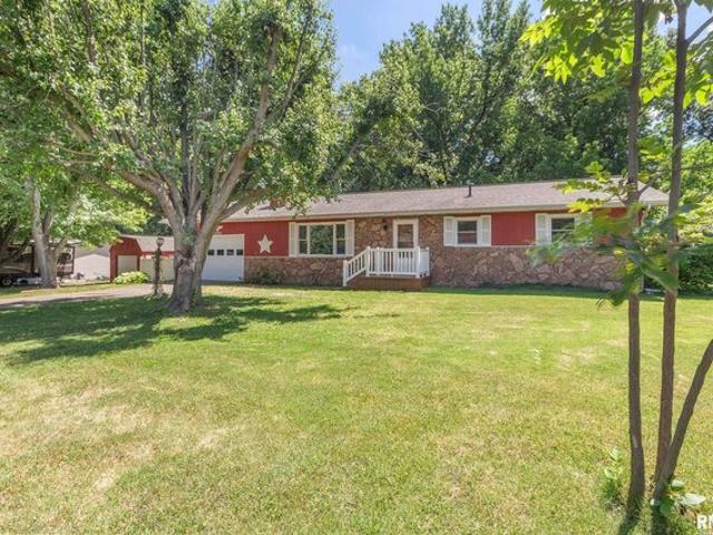 1060 Caprice Rd, West Frankfort, IL 62896